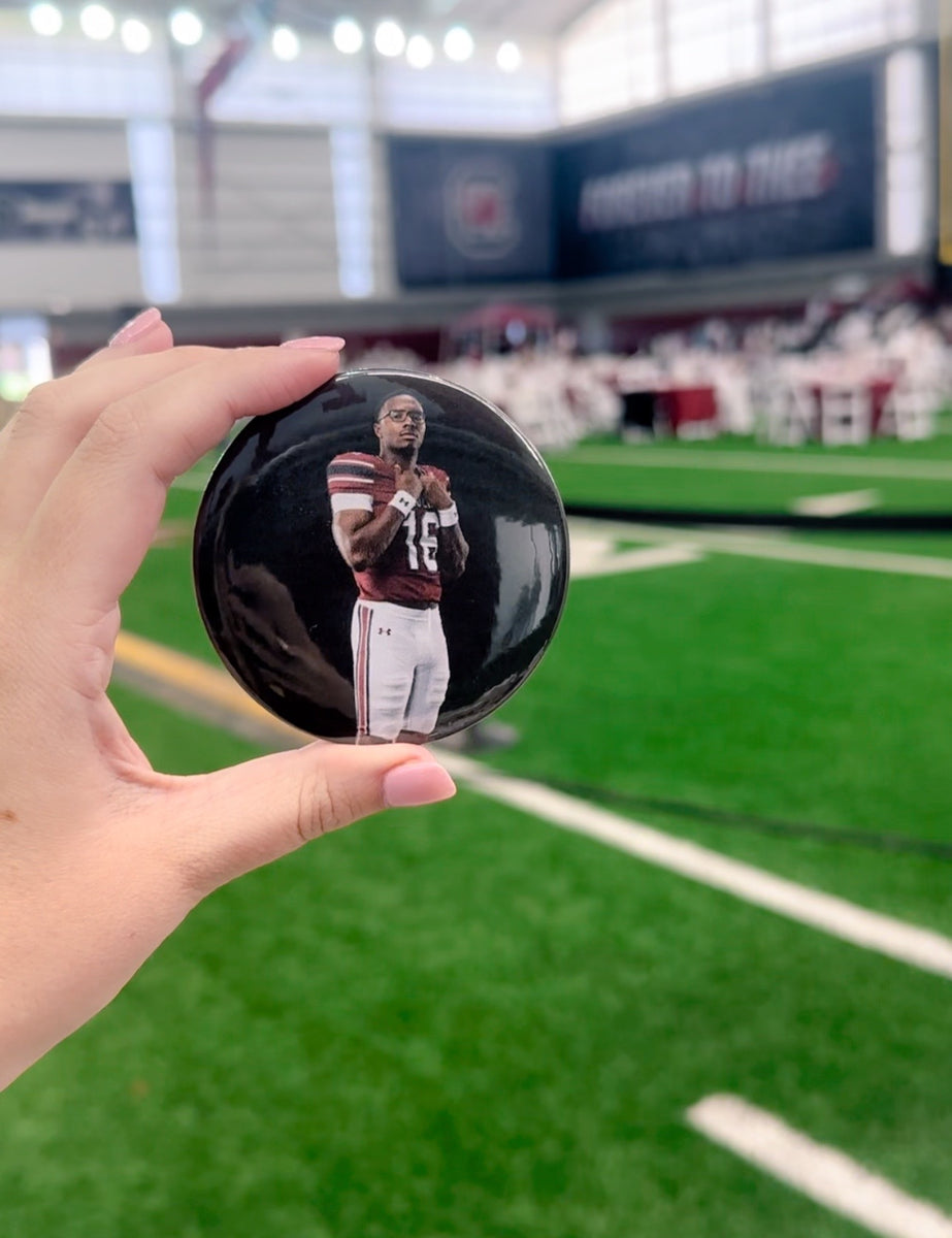 LANORRIS BUTTON – Leigh + Letters