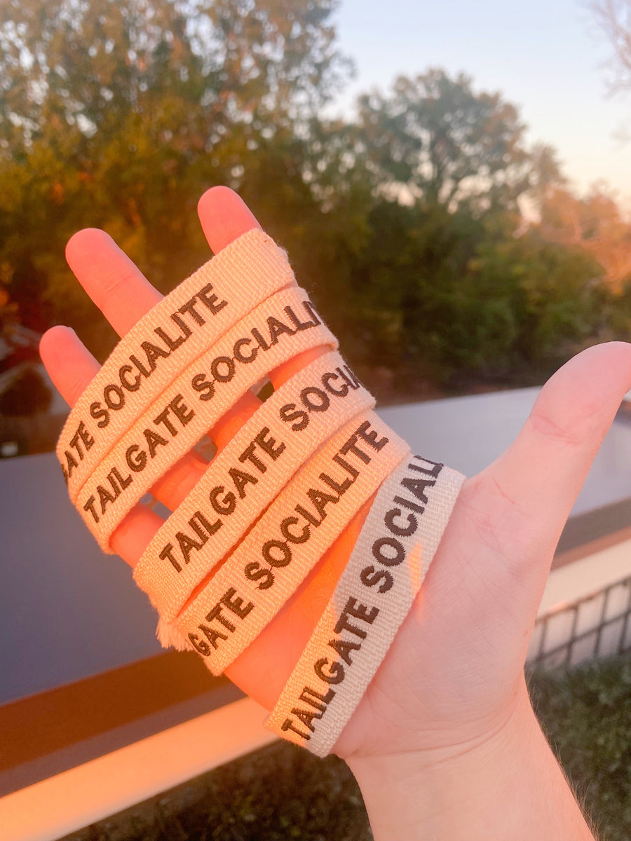 TAILGATE SOCIALITE TASSEL BRACELET – Leigh + Letters